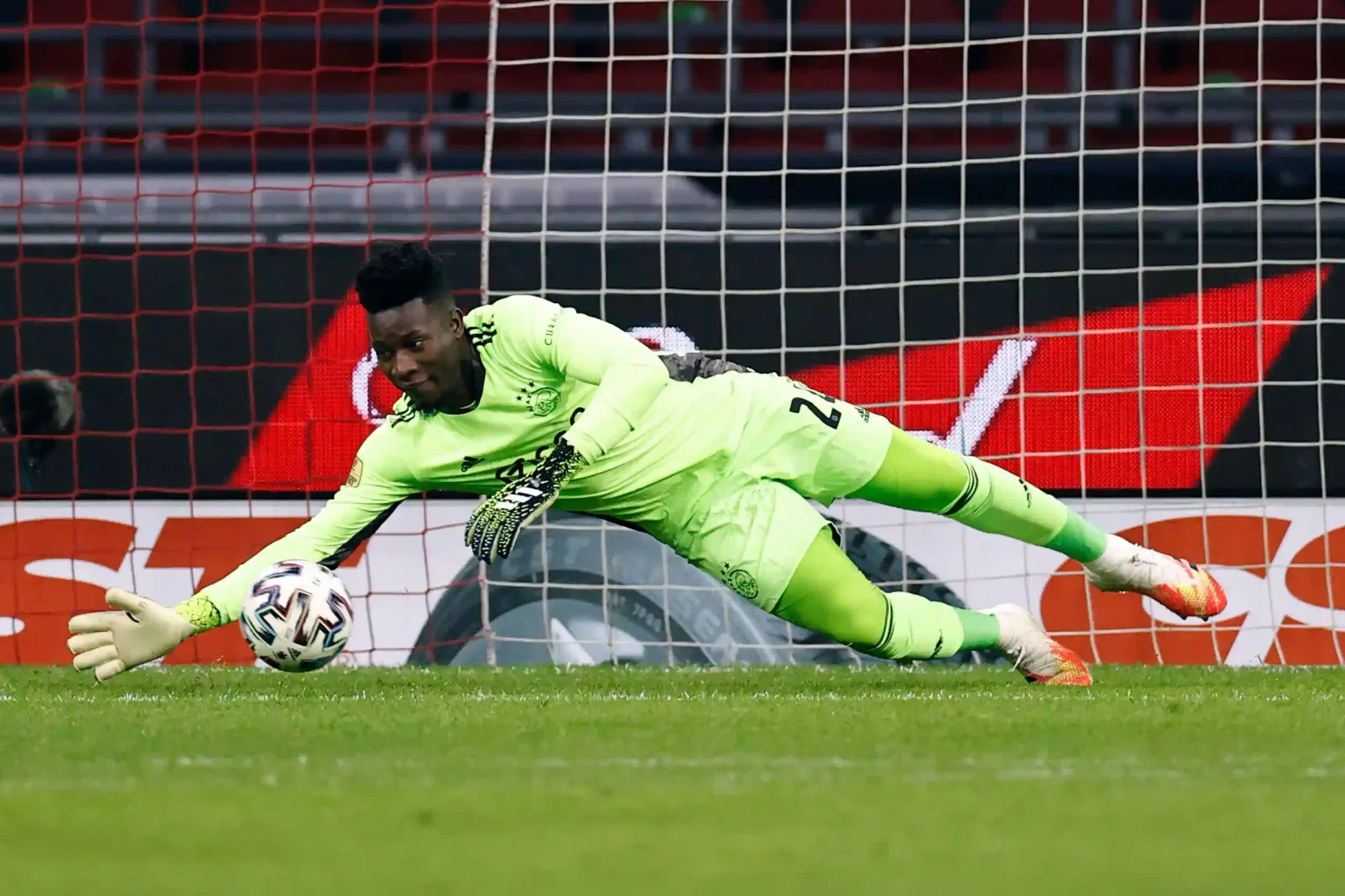 Manchester United's Onana Sees Hope for Revival with New Manager Amid ...